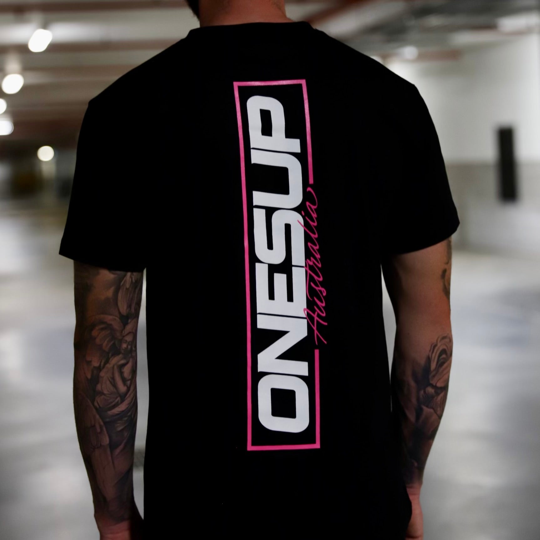 OnesUp Aus Tee (Hot Pink) – ONES UP